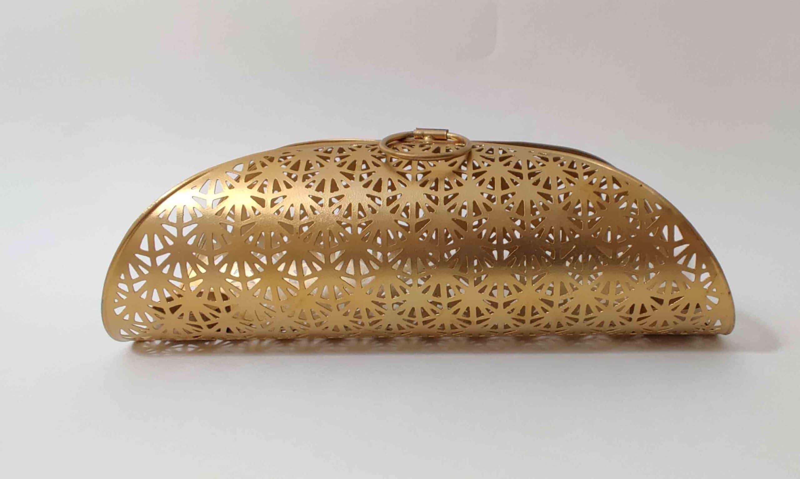 Matt golden colour metal candle holder - Eagle Collections